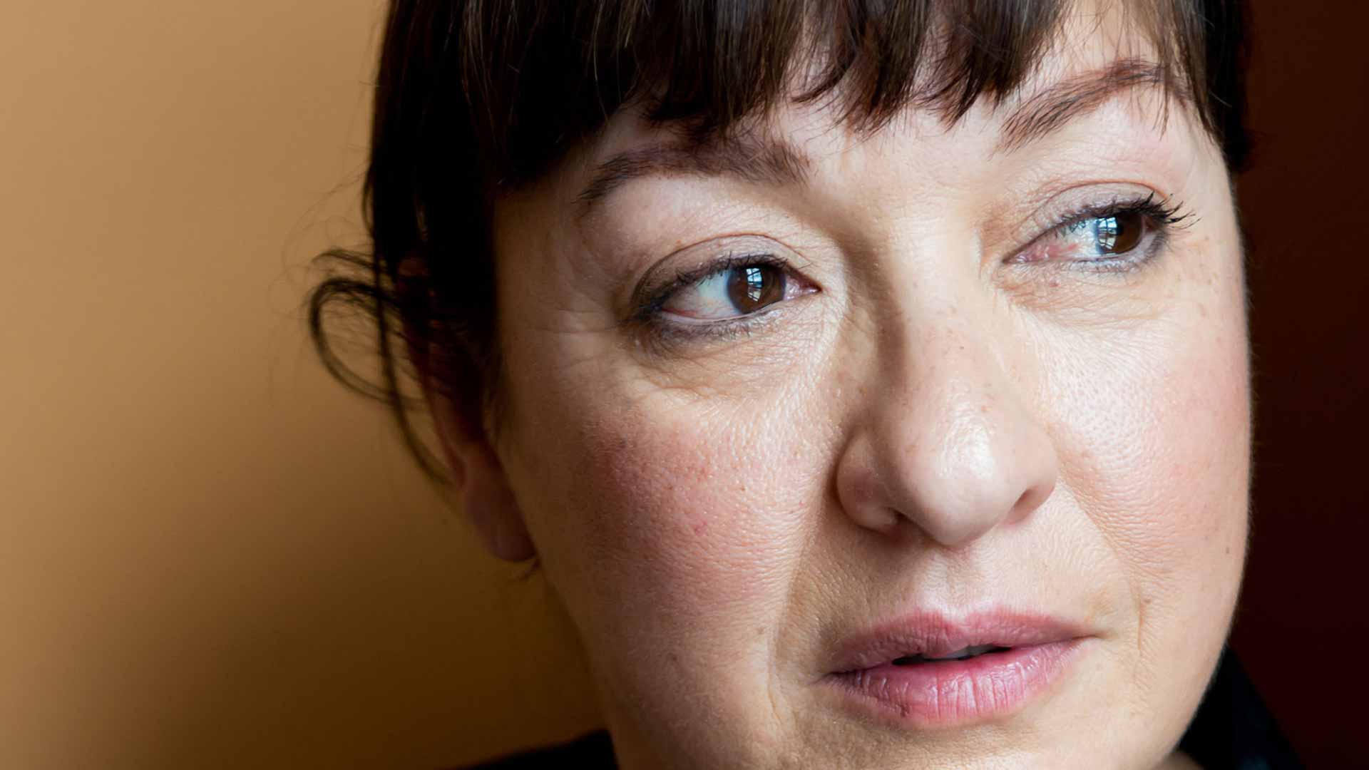 Fallece Elizabeth Peña, pionera de los actores latinos en Hollywood ...