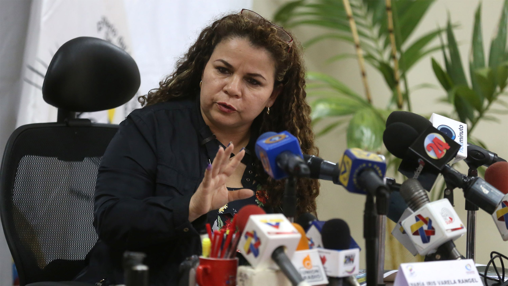 VIDEO | El incómodo momento de Iris Valera en la Asamblea Nacional | El ...