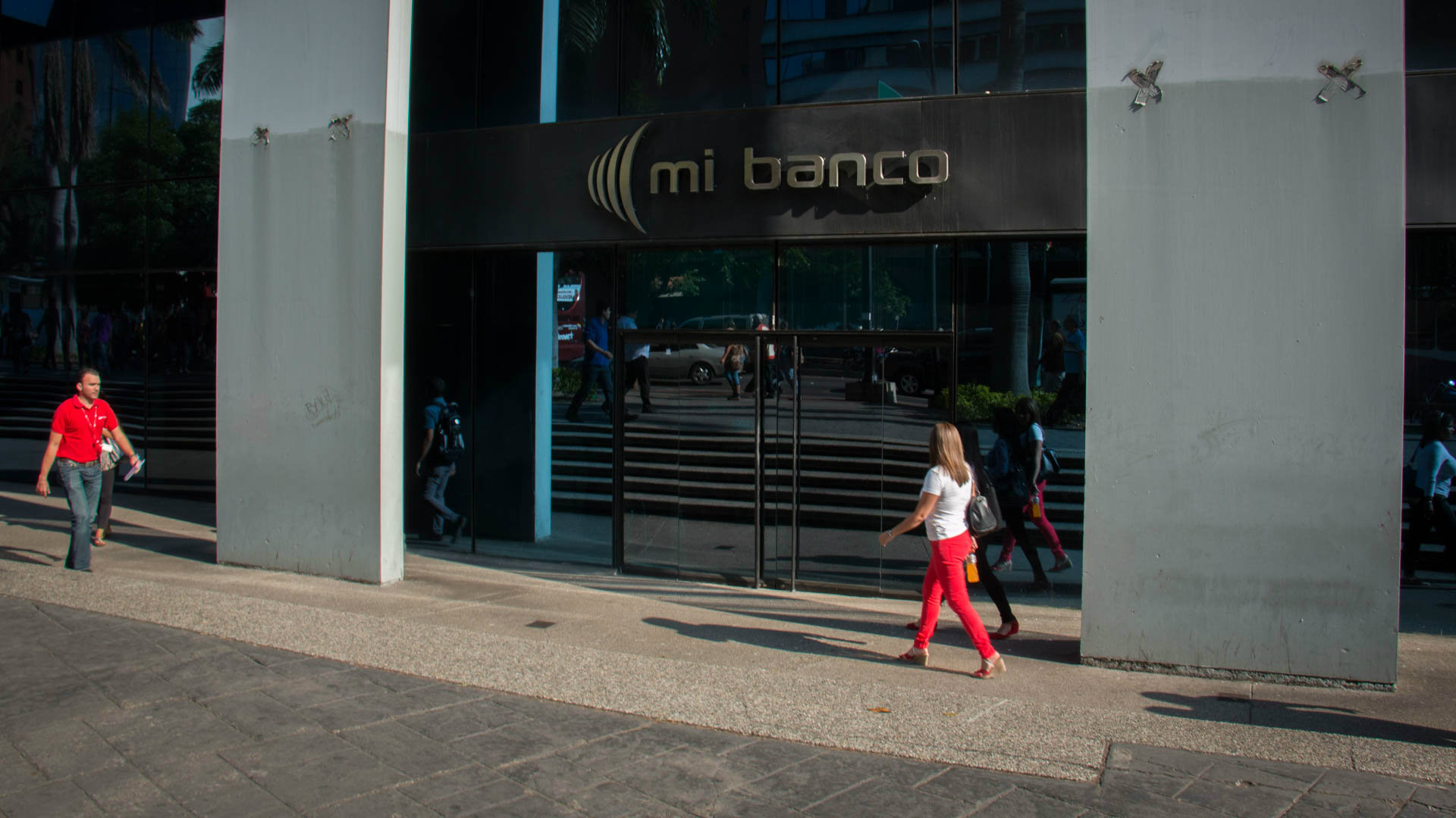 Mi Banco cambia de manos en negocio de Bs 150 millones | El Interés ...