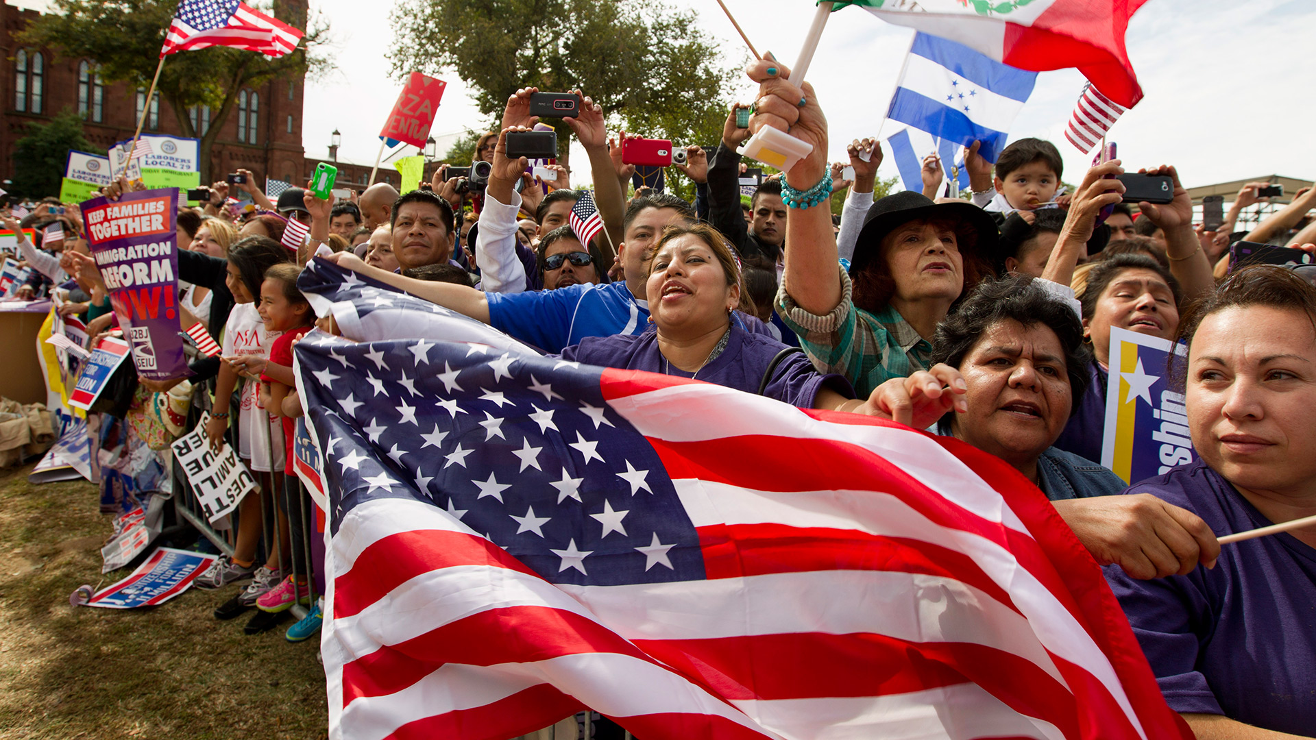 Los hispanohablantes en EEUU son casi tantos como la población de ...