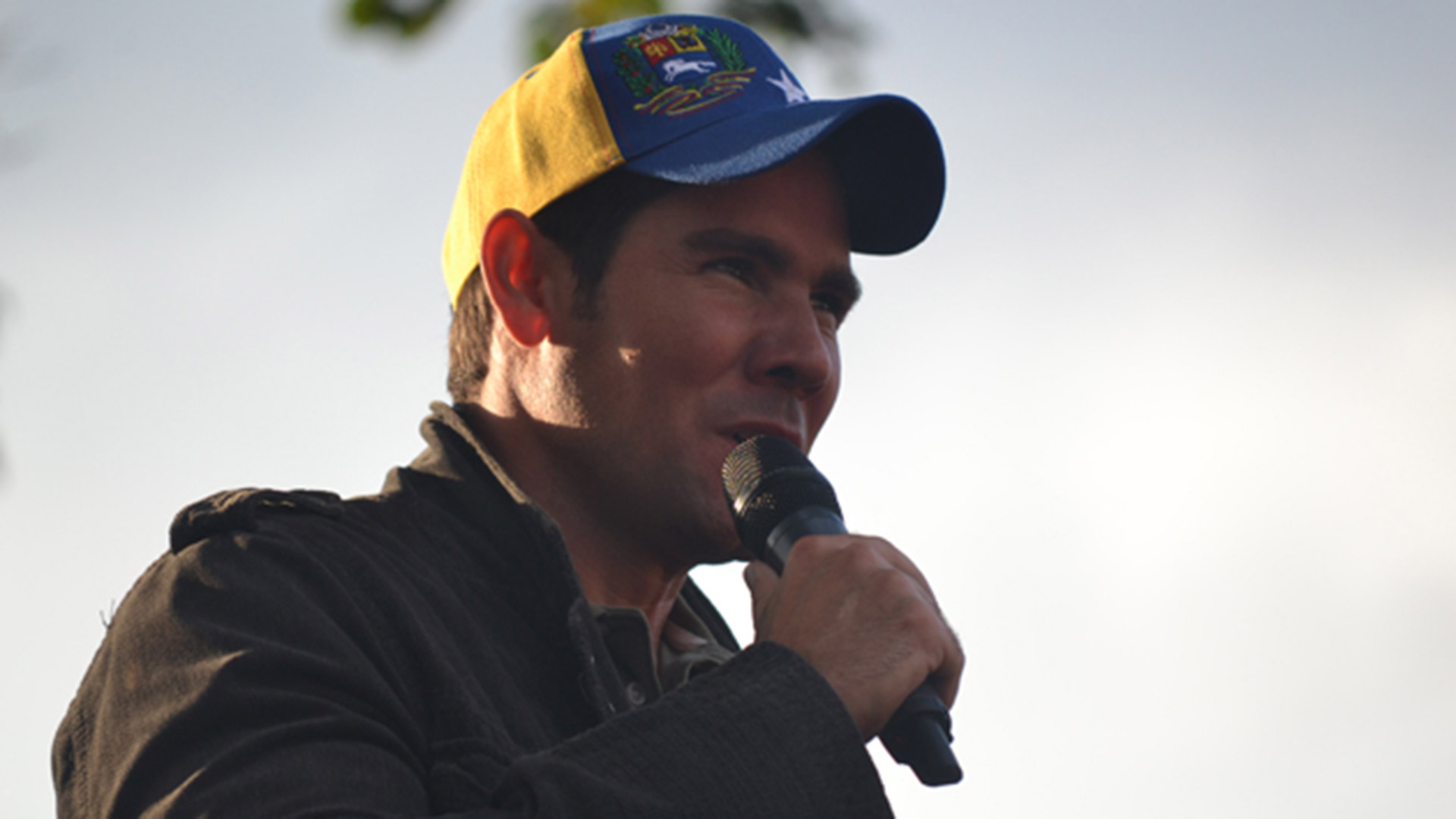 Winston Vallenilla: Del mal gobierno de Chávez a rodilla en tierra con ...