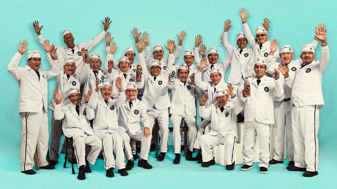 Modernos "lecheros de antaño" conmueven a todo un país | Bienmesabe