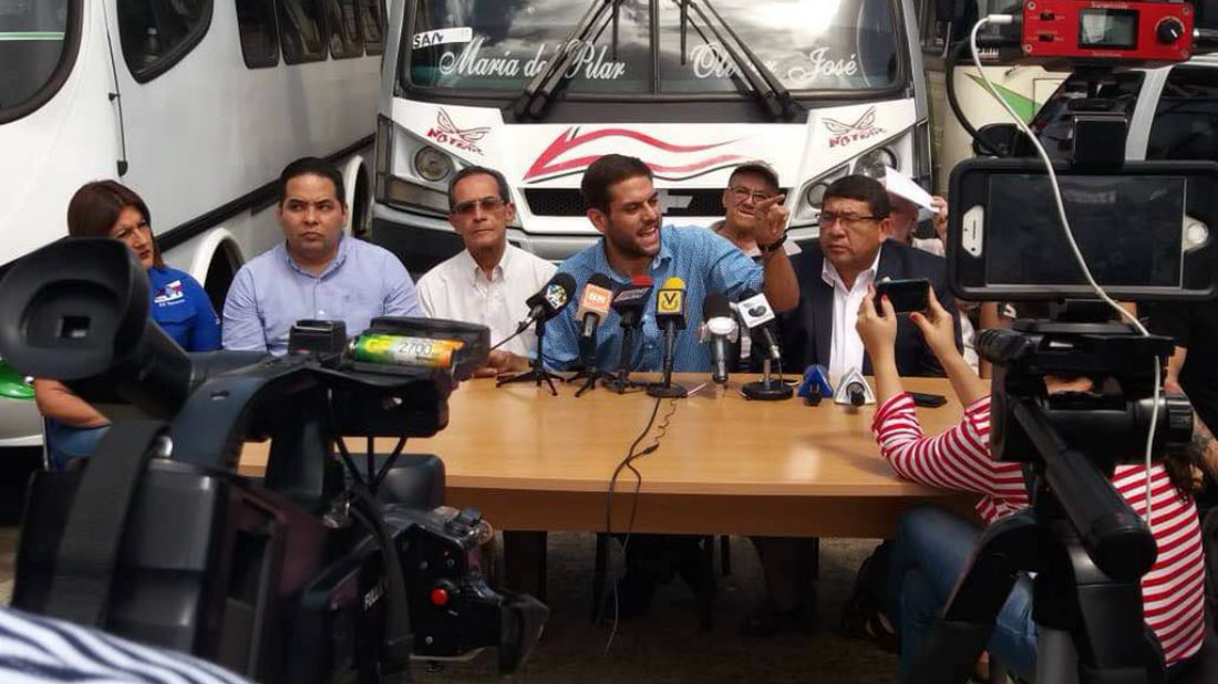 Gobierno muestra fotos de Requesens en la CIDH y su familia no lo puede ...