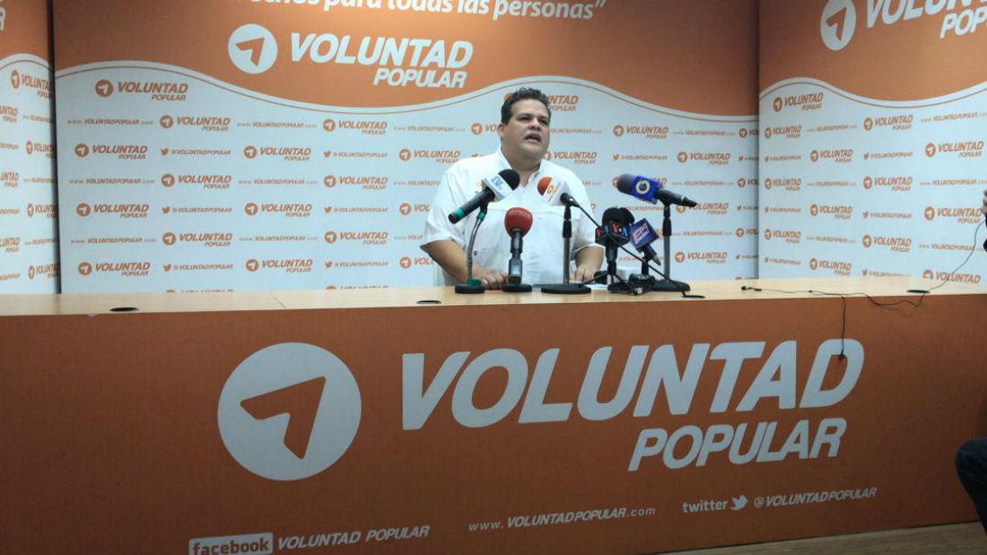 Diputado Franco Casella abandona embajada de México en Caracas y sale ...