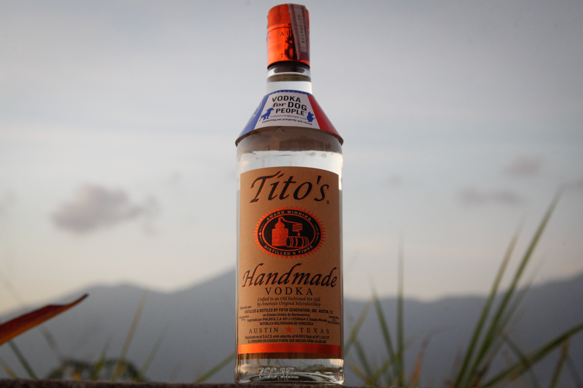 Tito's, el vodka #1 "on premise" en EEUU, llega a Venezuela | Bienmesabe