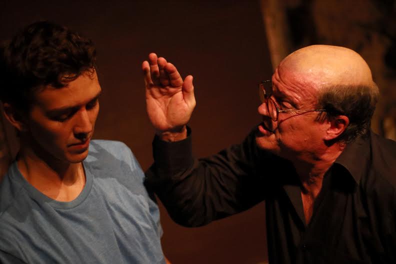 Rojo narra las contradicciones humanas de buscar el equilibrio | El ...