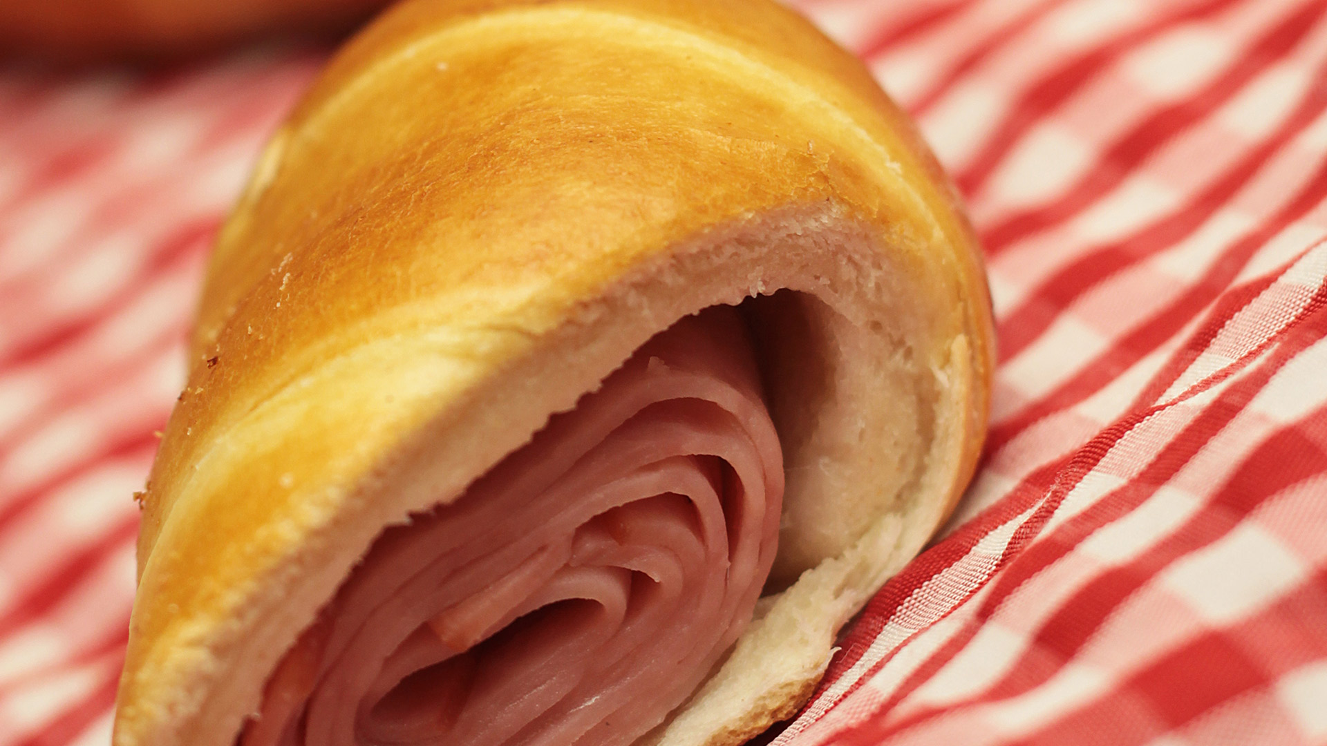 Se busca el mejor cachito de jamón de Caracas