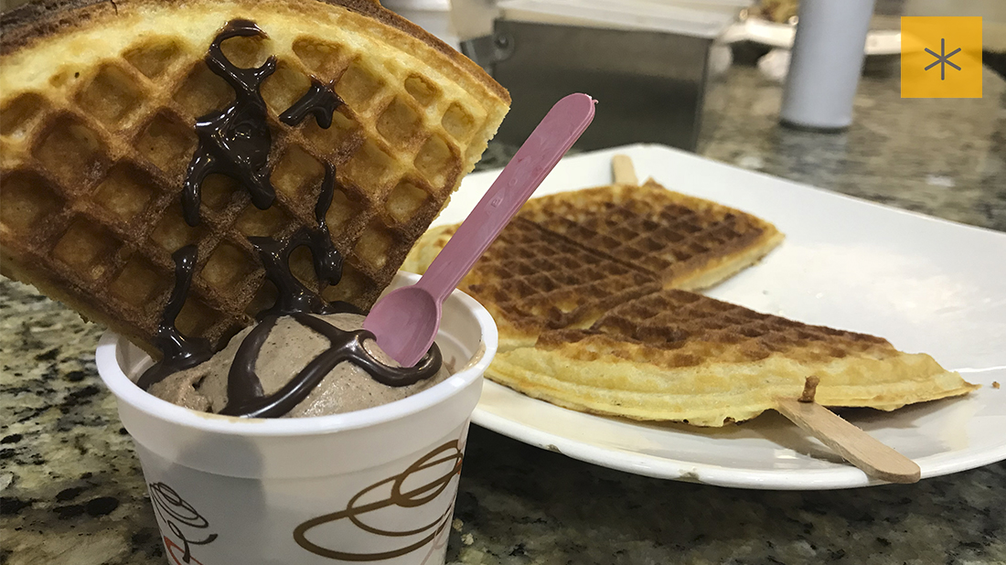El waffle se hace cono de helado y se llena de burbujas | Bienmesabe