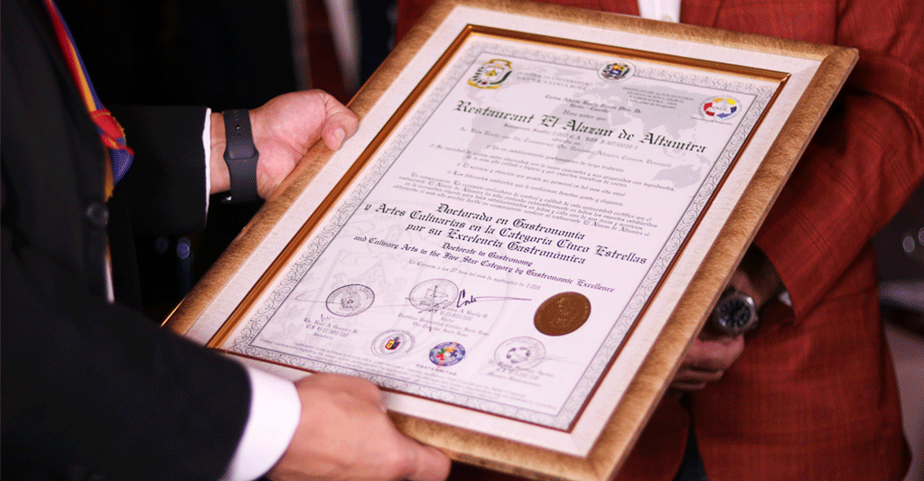 El Alazán recibe Doctorado en Gastronomía y Artes Culinarias | Bienmesabe