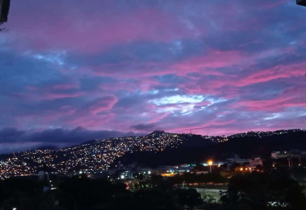 ¿Qué son los arreboles de los atardeceres de Caracas? | El Estímulo