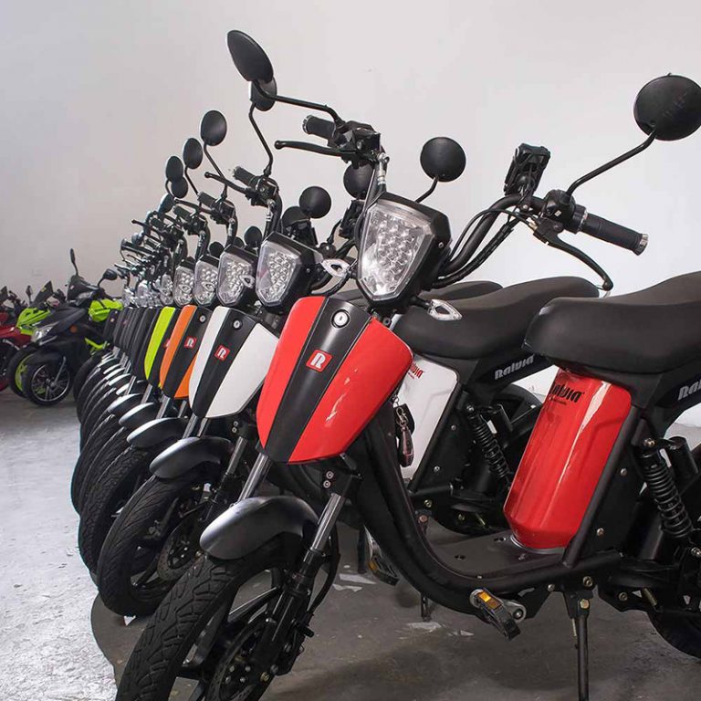 Las motos eléctricas comienzan a verse por calles venezolanas | El Estímulo
