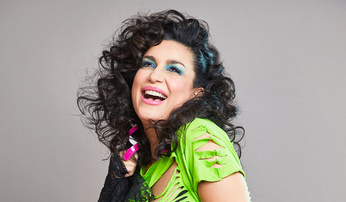 Karina cuenta y canta su historia en un show en streaming | El Estímulo