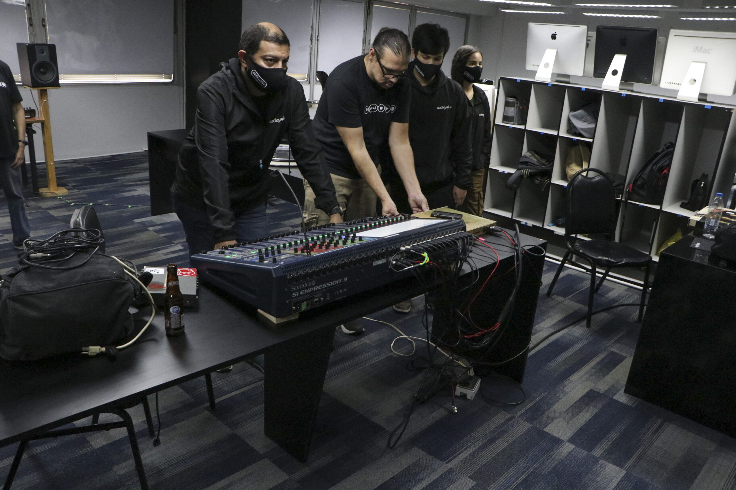 Audioplace, el lugar para el "grupito" que quiere hacer otra cosa | El ...