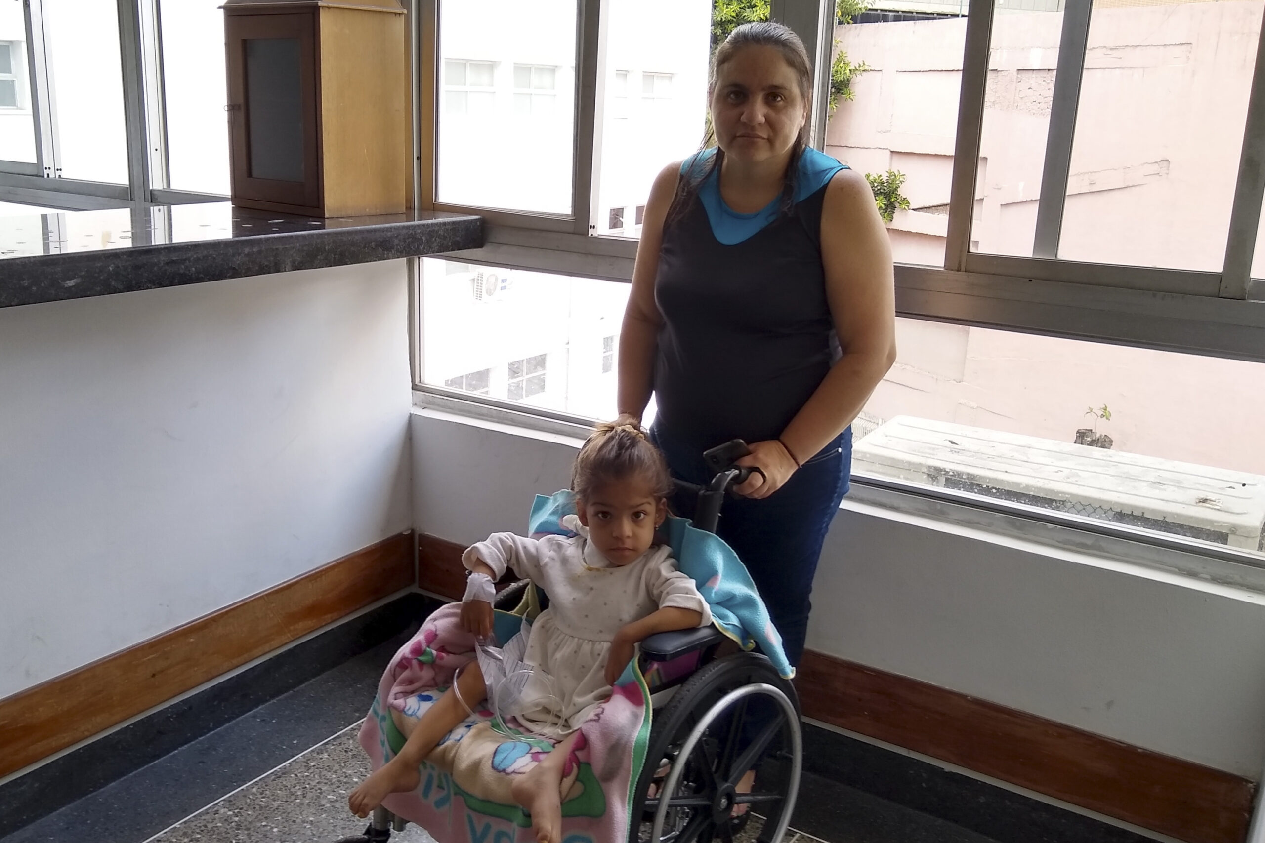 Karla Barrios, una niña del JM de los Ríos que espera por una operación ...