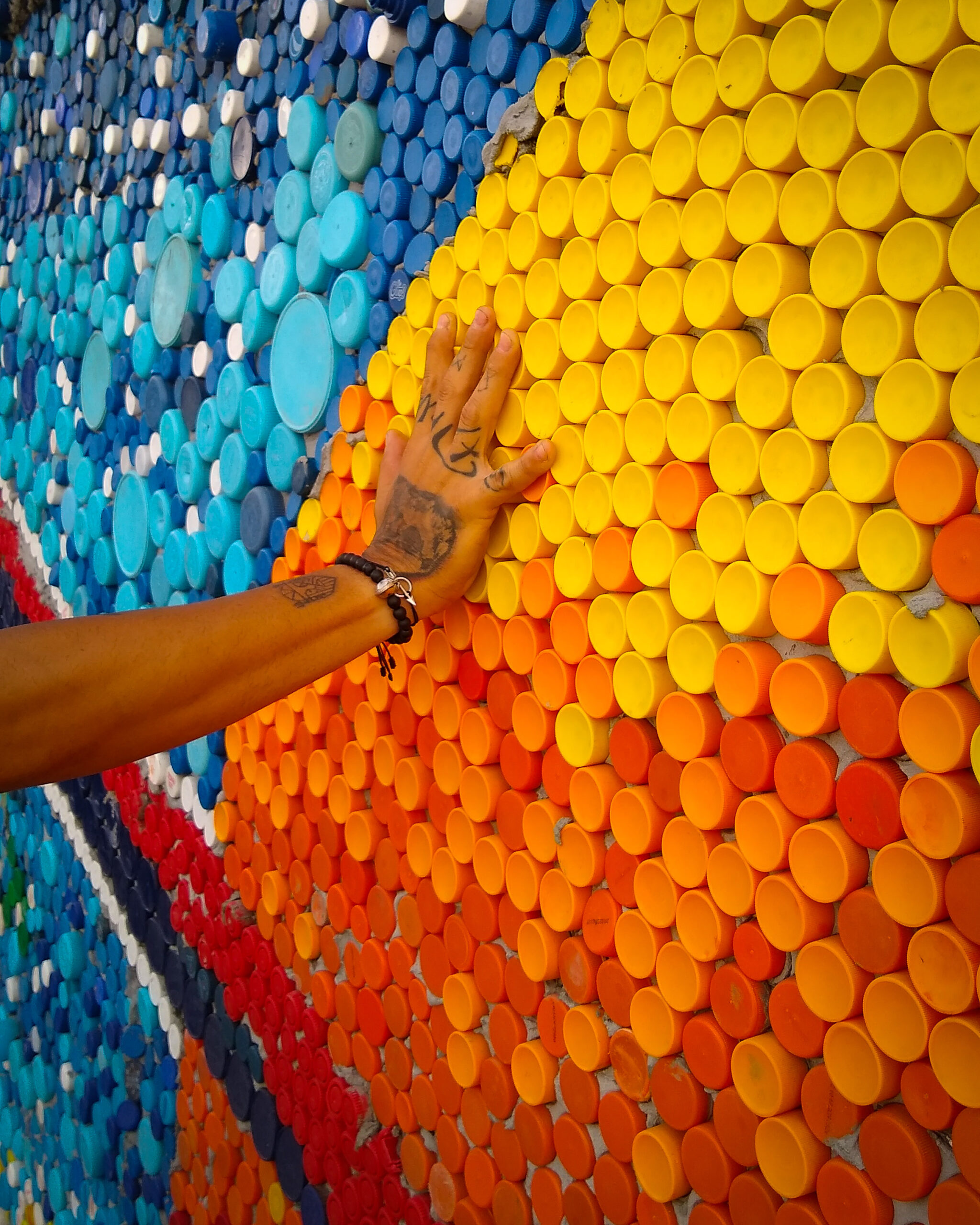 Guatire busca un Guinness: este es el mural de 300 mil tapas para ...