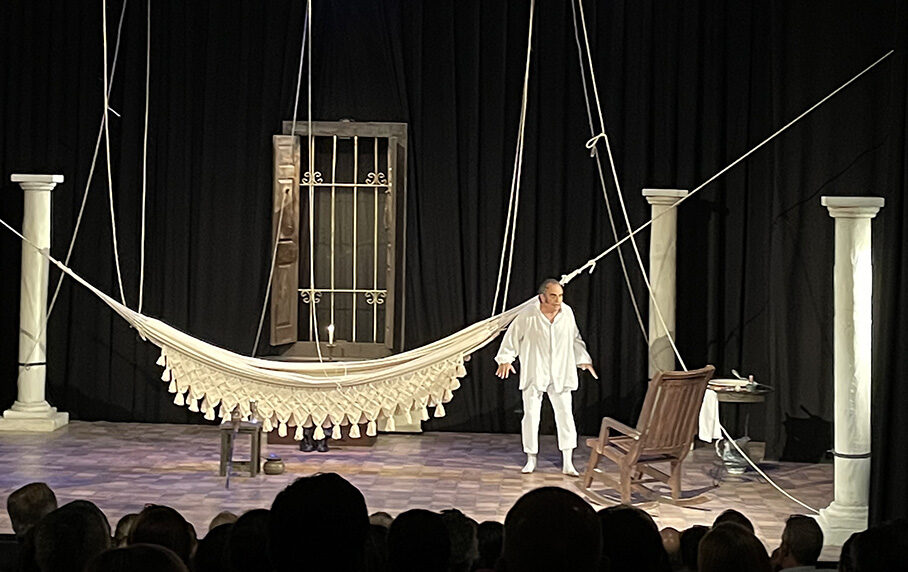 El último delirio... de Héctor Manrique | El Estímulo