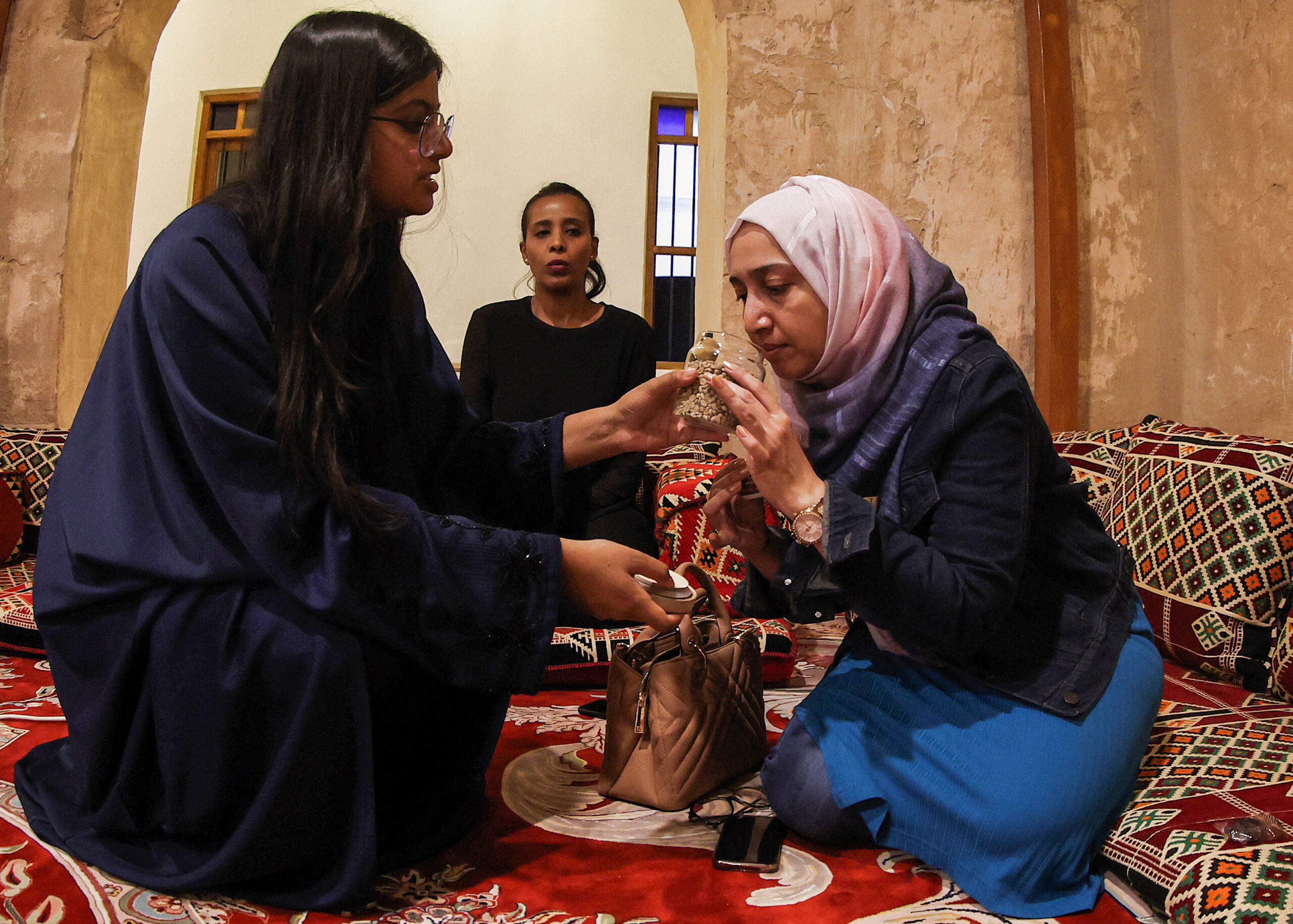 ¿Qué es el gahwa, la bebida que simboliza hospitalidad en Catar?