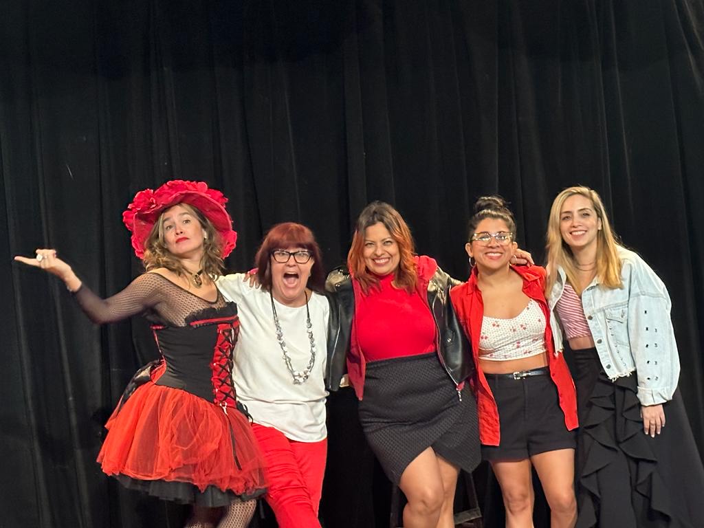 "Me encanta pa'ti", stand-up comedy femenino en Pizpa | El Estímulo