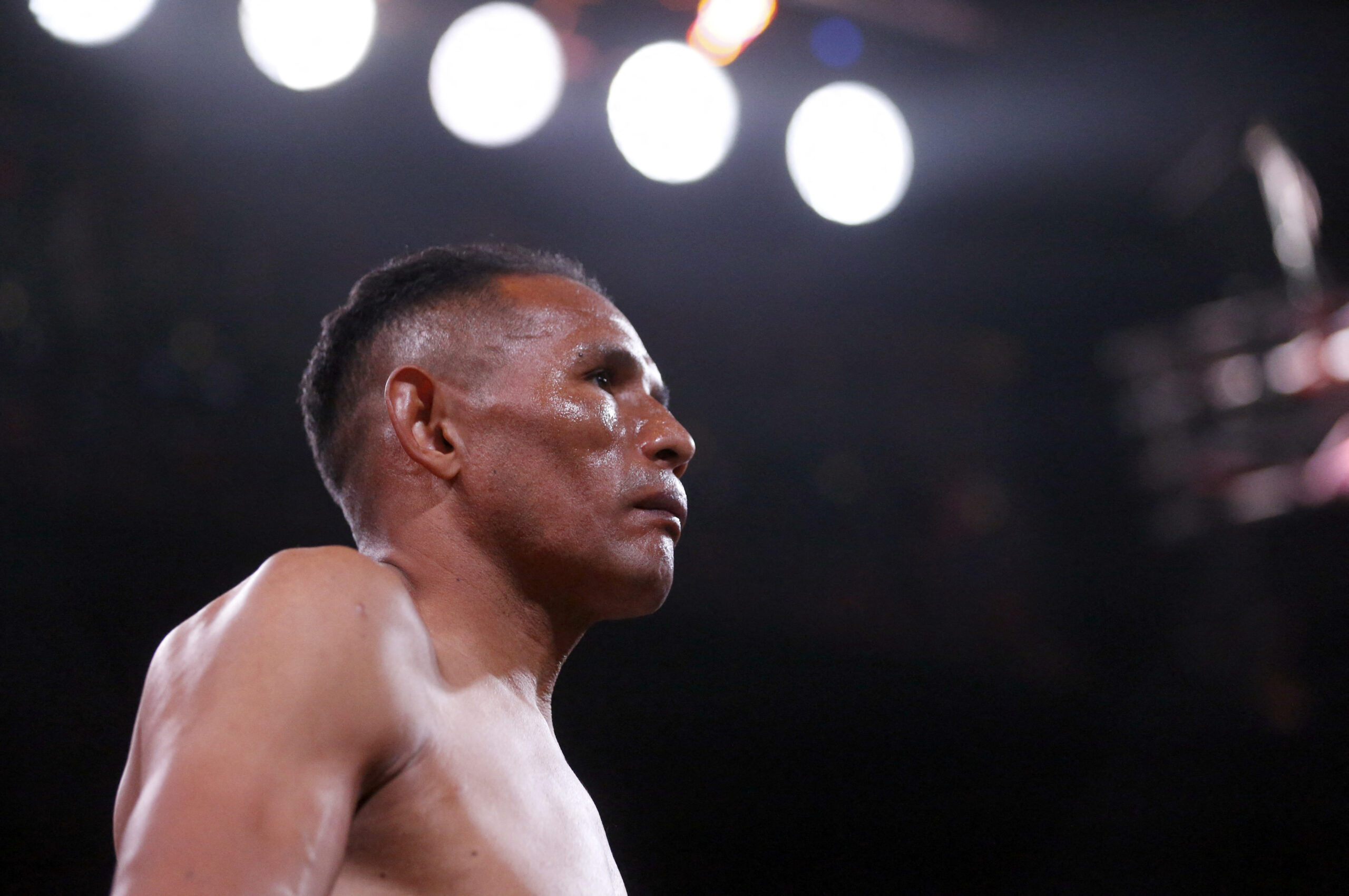 El venezolano Ismael Barroso perdió el título superligero por una ...