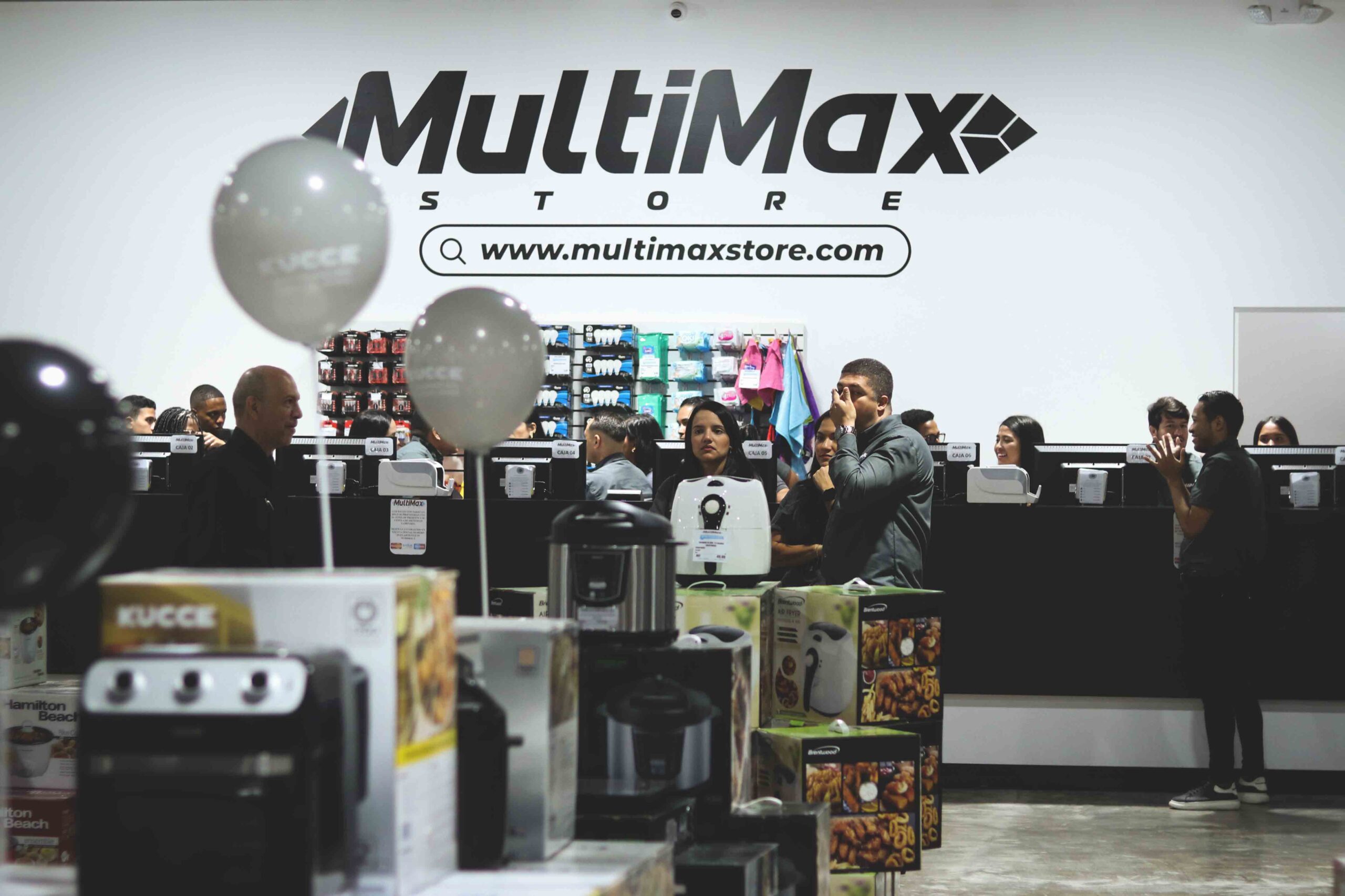 Multimax Store recibió a más de 10 mil personas en su nueva tienda del Sambil La Candelaria | El ...