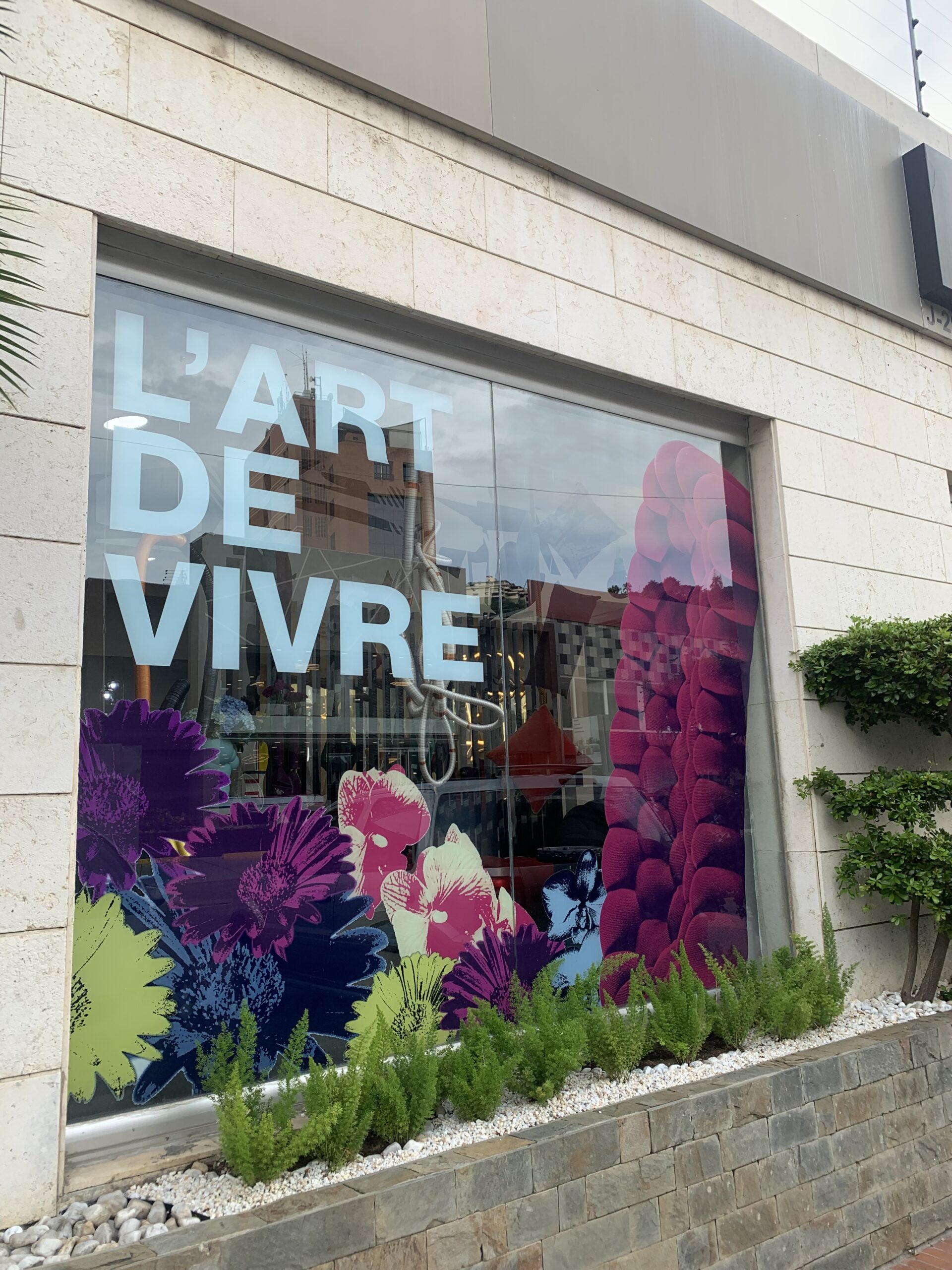 Roche Bobois triunfa en el primer concurso de vitrinas del Caracas ...
