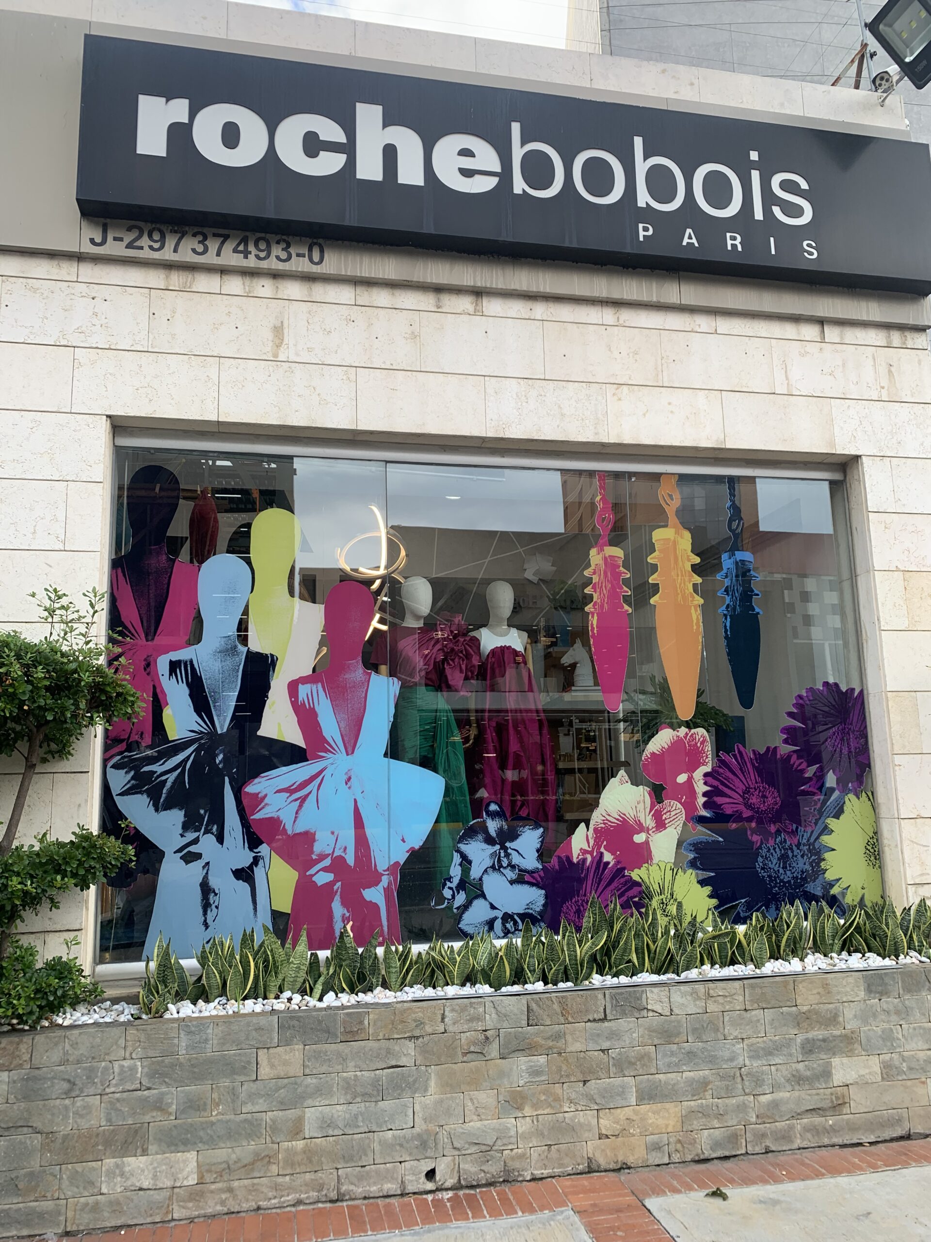 Roche Bobois triunfa en el primer concurso de vitrinas del Caracas ...