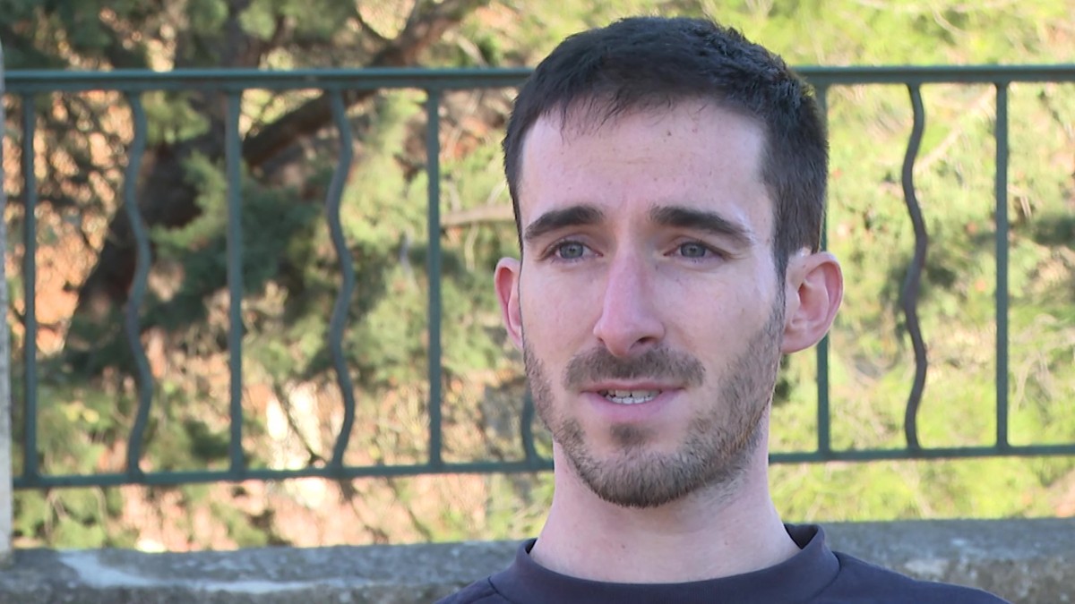 Alex Batty, el joven británico retenido por 6 años en una secta ...