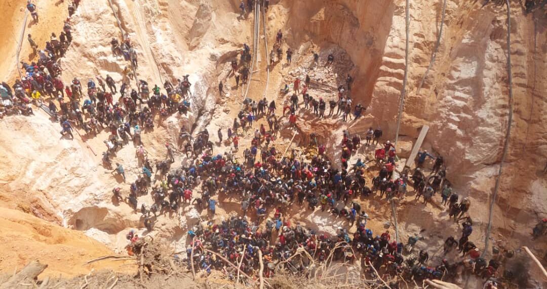 Tragedia en La Paragua: 30 muertos y 100 personas sepultadas