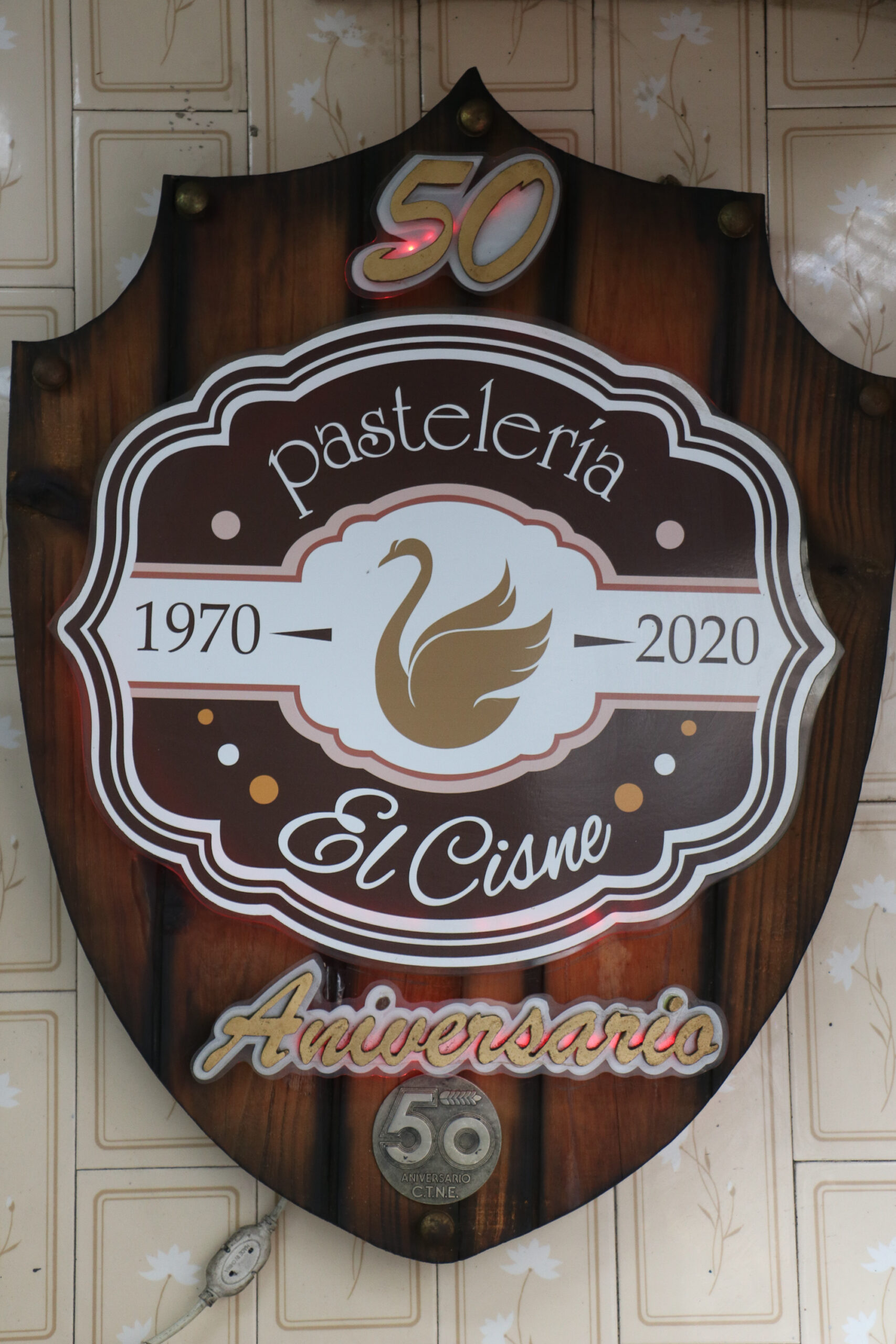Pastelería El Cisne: 55 años especializada en el arte de los dulces ...