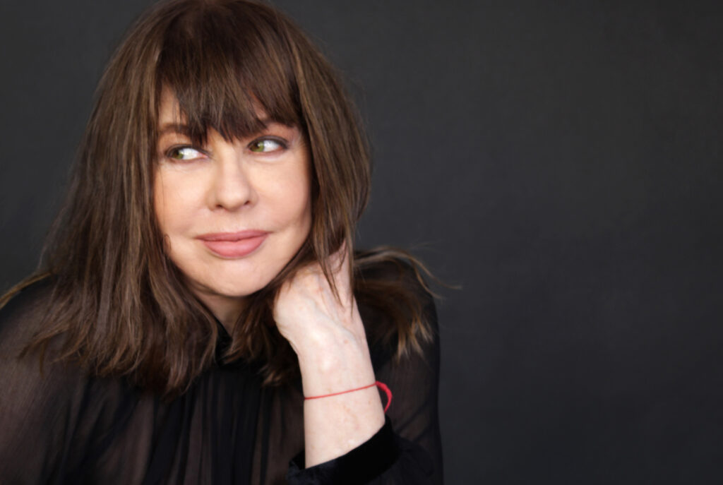 Hiperactivos Mimí Lazo y Luis Fernández estrenan en teatro, cine y ...