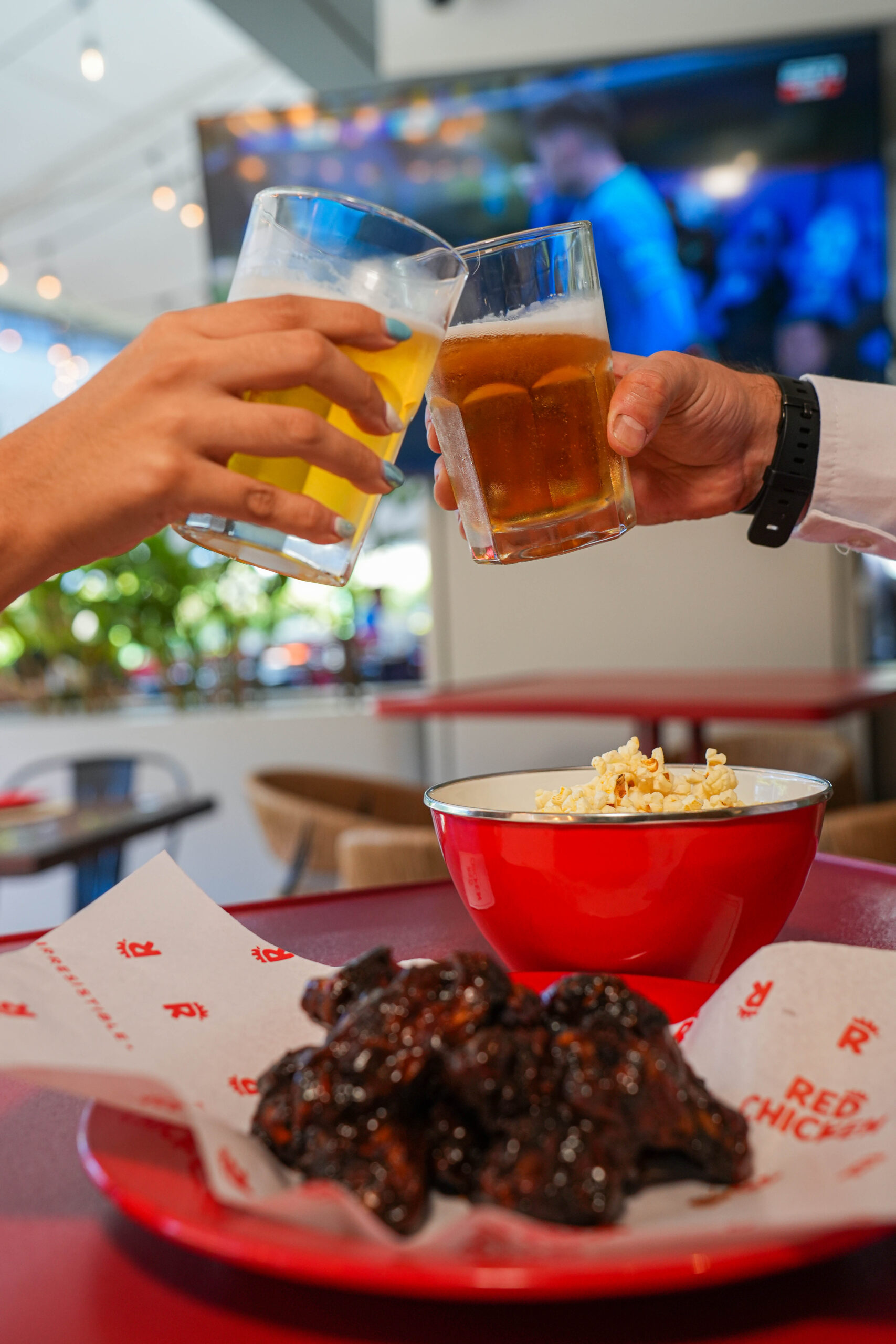 Red Chicken: un restaurante de pollos moderno que ofrece platos ...