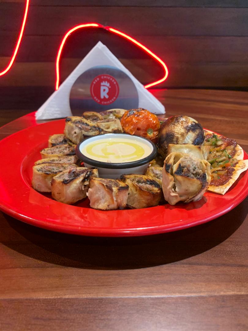 Red Chicken: un restaurante de pollos moderno que ofrece platos ...