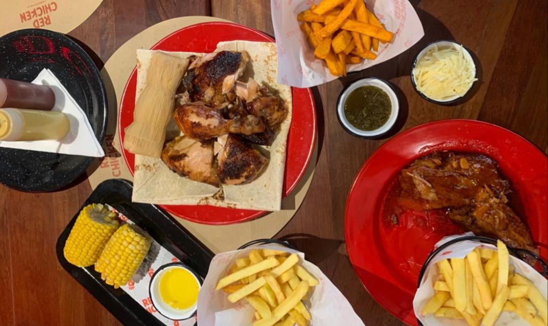 Red Chicken: un restaurante de pollos moderno que ofrece platos ...
