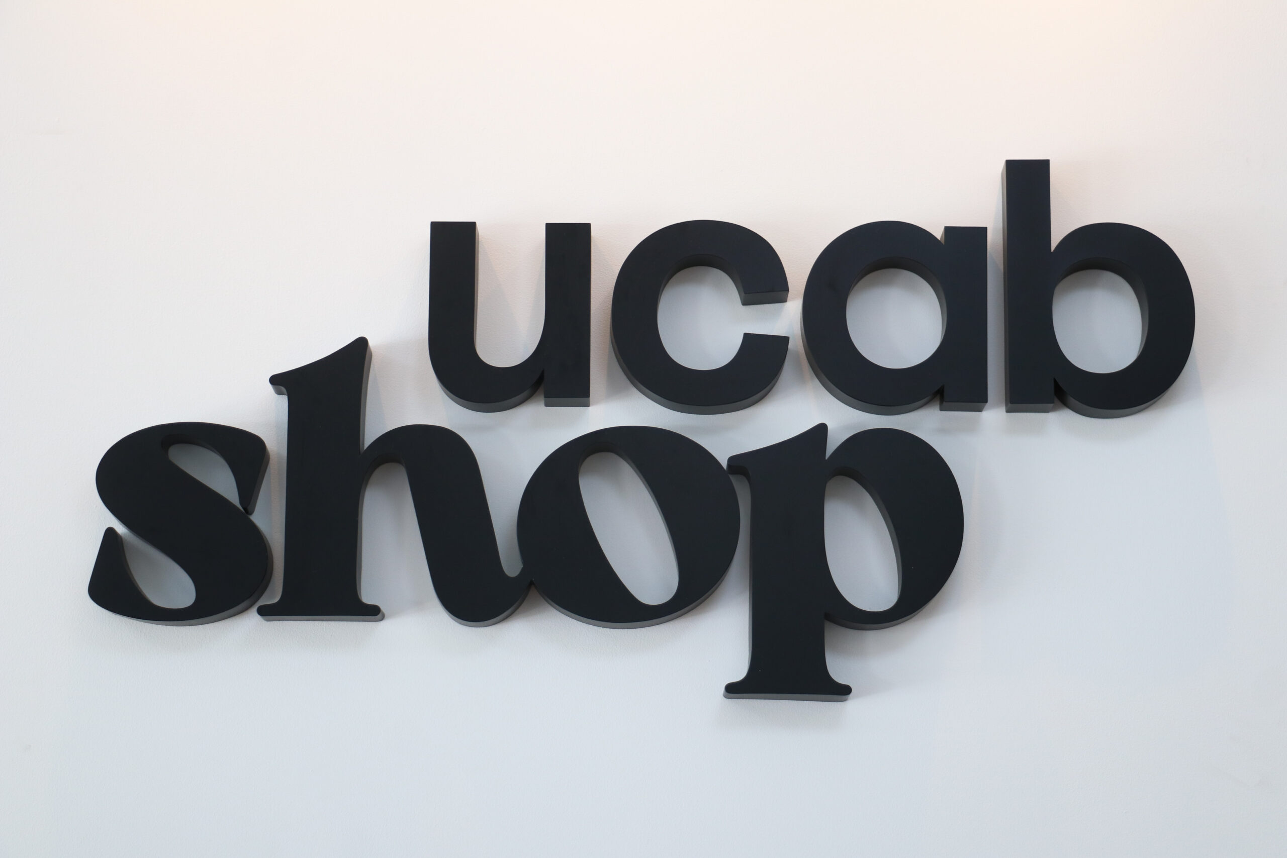 UCAB Shop: compras calidad y apoyas las becas estudiantiles