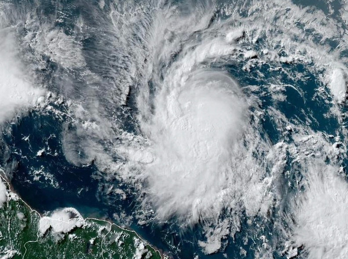 El "muy peligroso" huracán Beryl pasará cerca de Venezuela: prohíben la ...