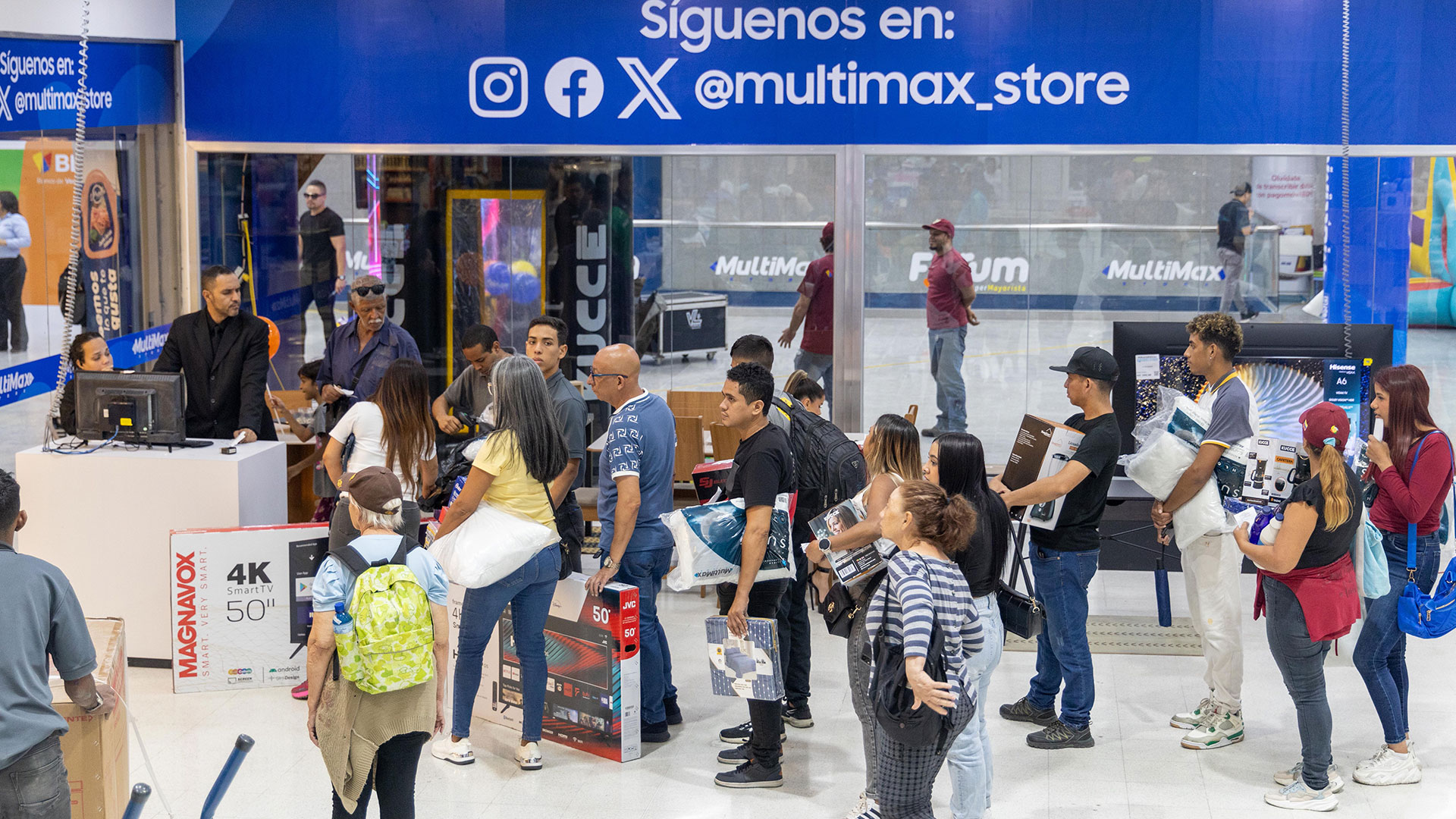 Así se vivió la inauguración de la nueva sede Multimax Store en Plaza ...