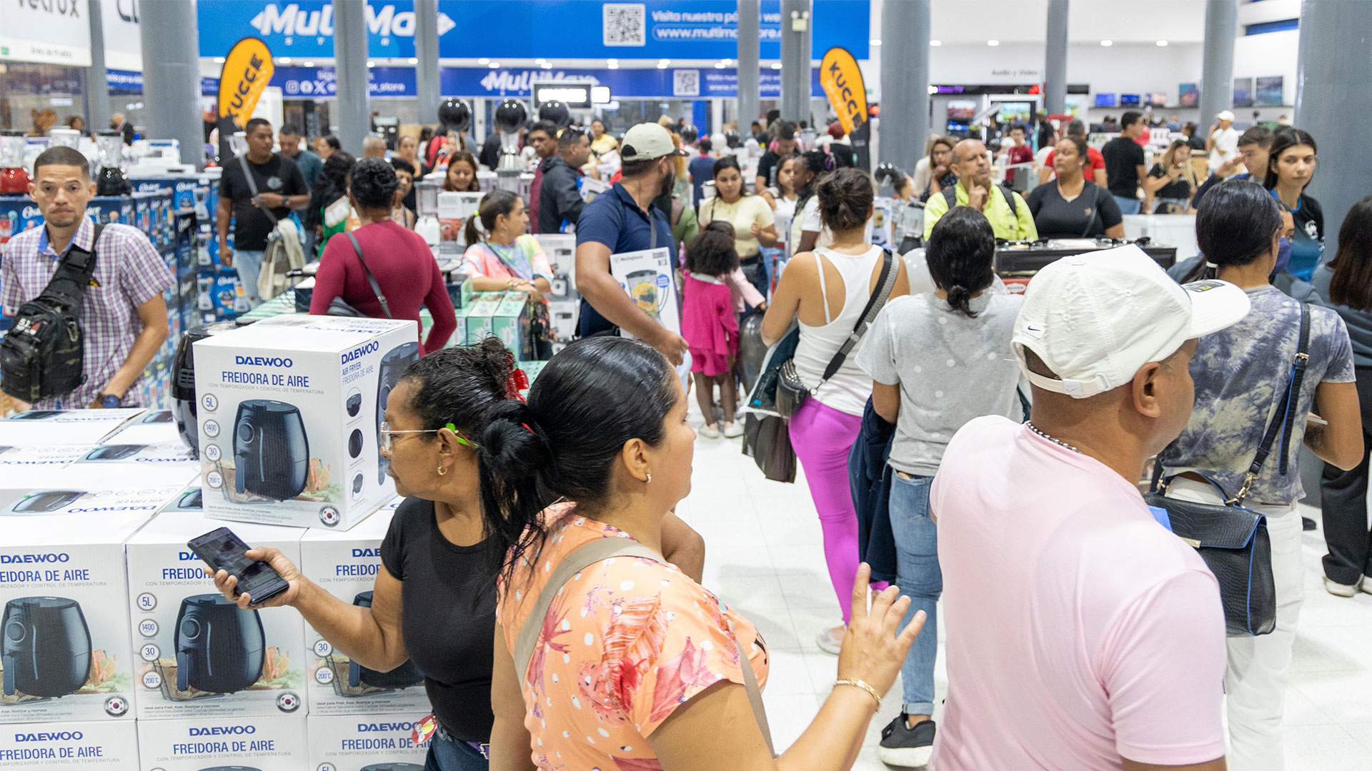 Así se vivió la inauguración de la nueva sede Multimax Store en Plaza Venezuela | El Estímulo
