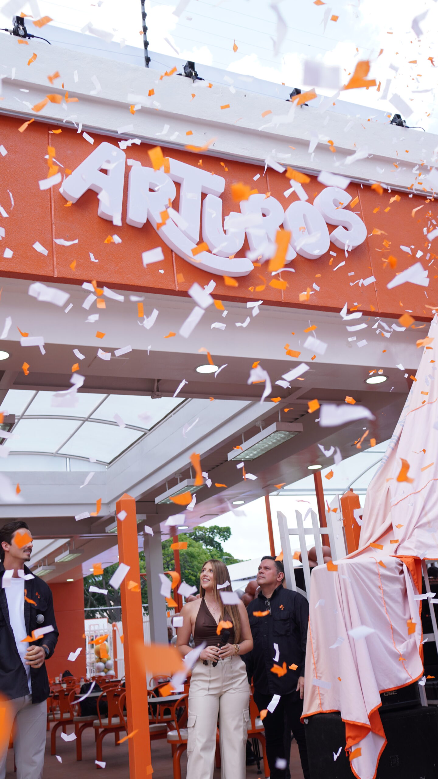 Arturos se quita el apóstrofo, estrena logo e inicia la modernización ...