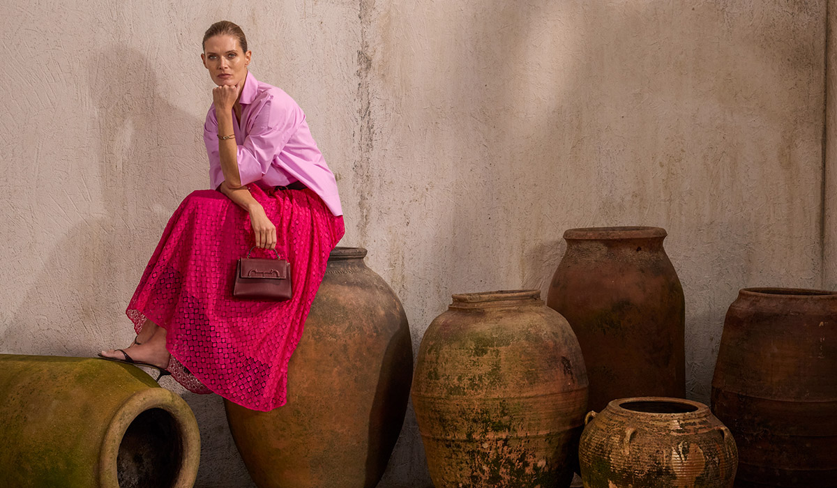 CH Carolina Herrera reafirma el desenfado de su elegancia en su nueva ...