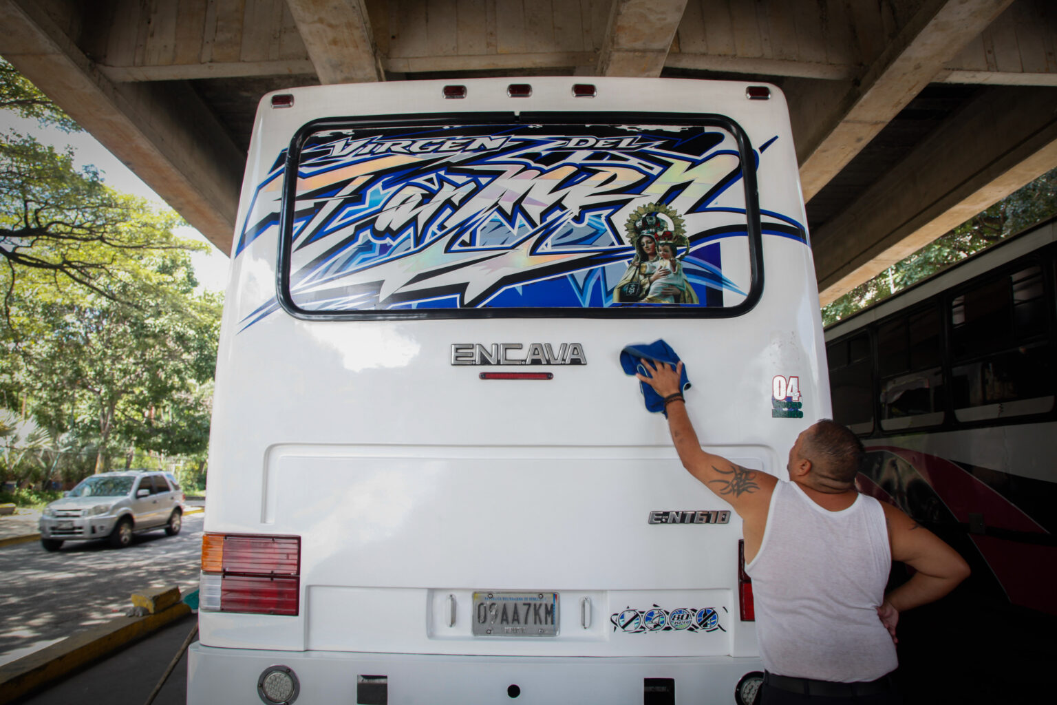 Los buses en Venezuela y sus rotulados que conectan con el usuario