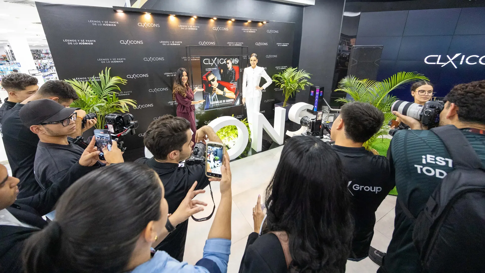 Caramelos de Cianuro es la portada de CLX ICONS