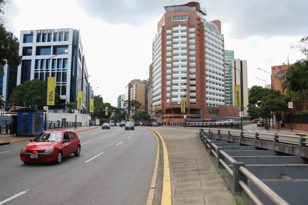 Alcaldía de Chacao vuelve a cerrar la avenida Francisco de Miranda este ...